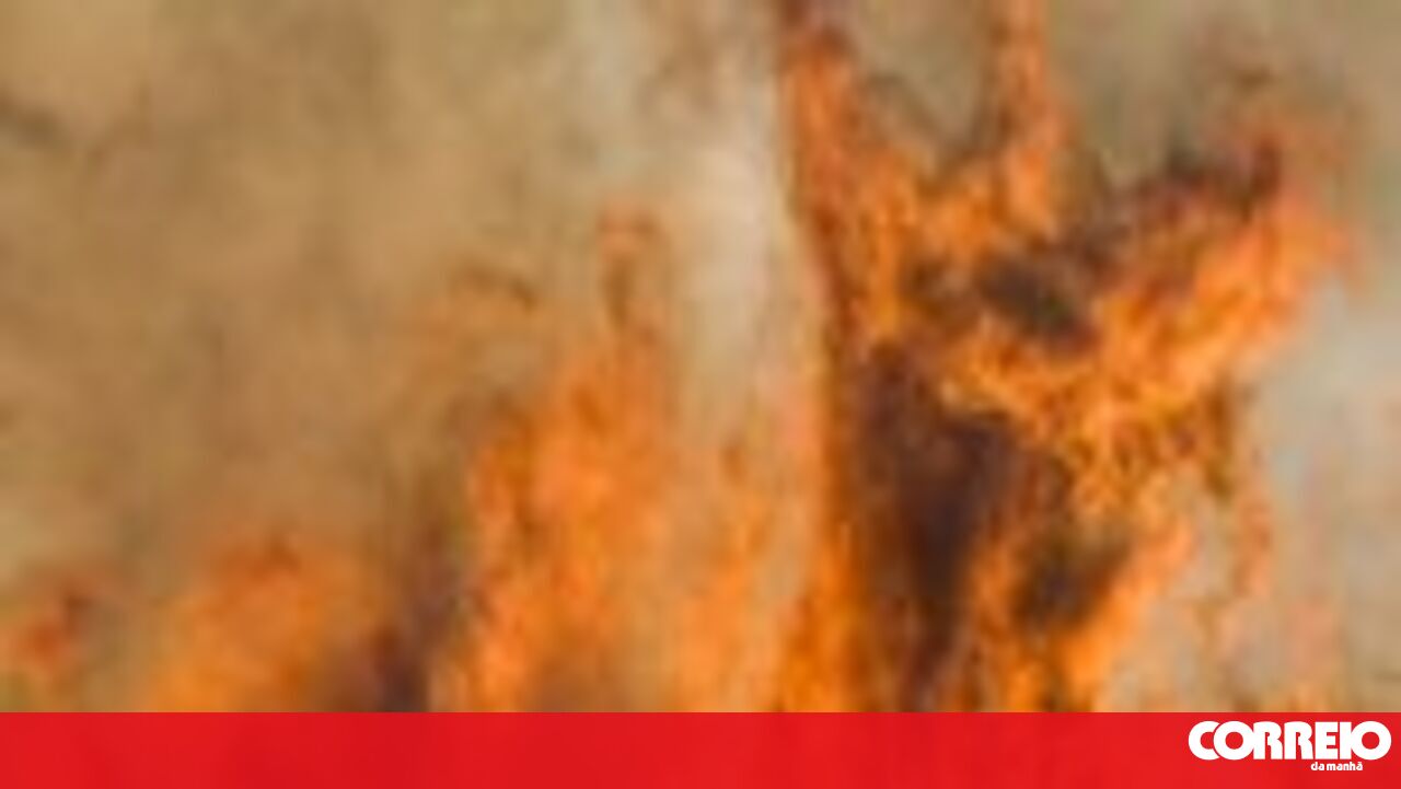 4 fogos activos - Portugal - Correio da Manhã