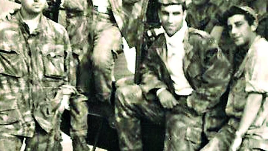 "Andei atrás de Che Guevara em Angola" - Domingo - Correio da Manhã