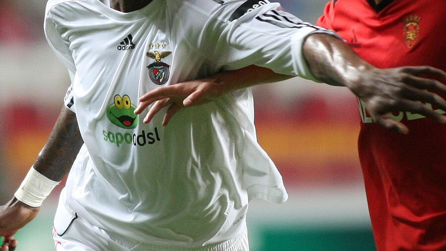 Ariza Makukula rende 2 milhões ao Benfica - Desporto - Correio da Manhã
