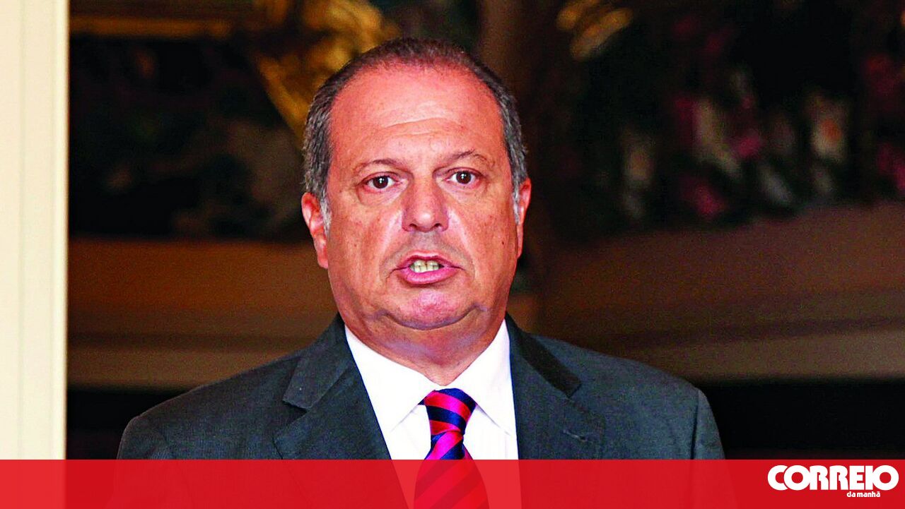 Carlos César - Domingo - Correio da Manhã