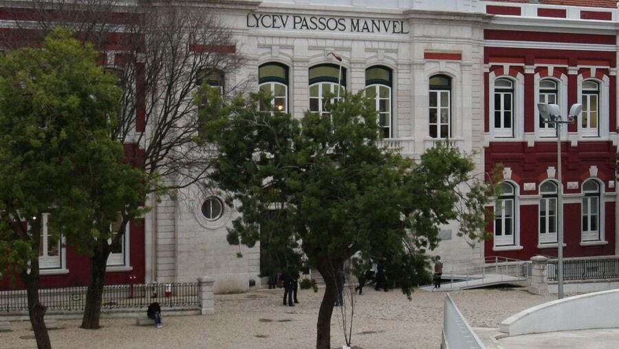 Liceu Passos Manuel festeja 100 anos - Sociedade - Correio da Manhã