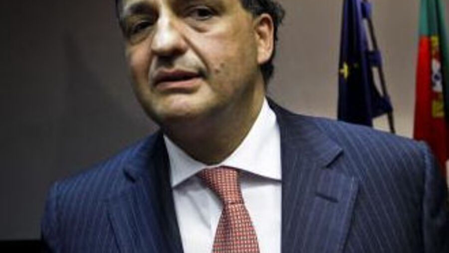 Paulo Macedo exige apoio às comissões de controlo de infecção ...