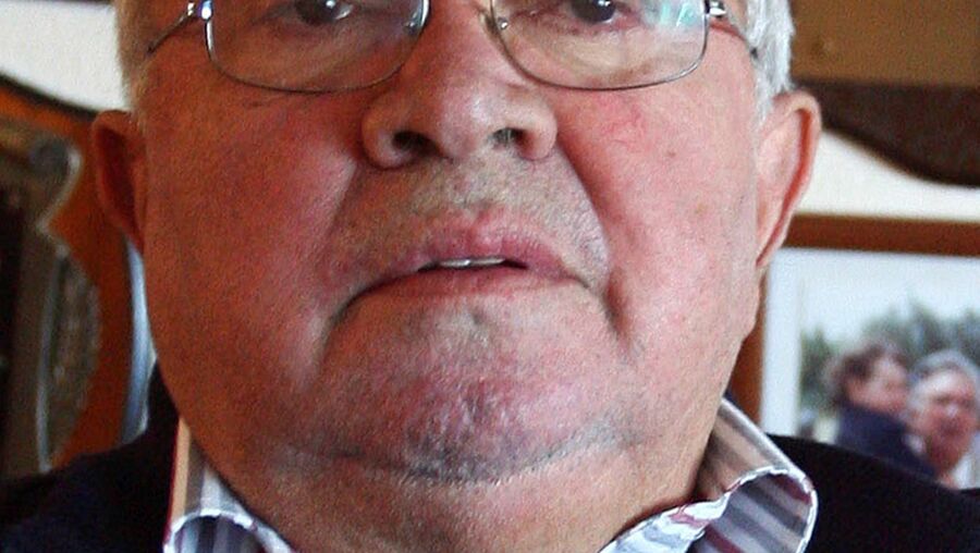 Jaime Neves: Estátua na Amadora - Política - Correio da Manhã