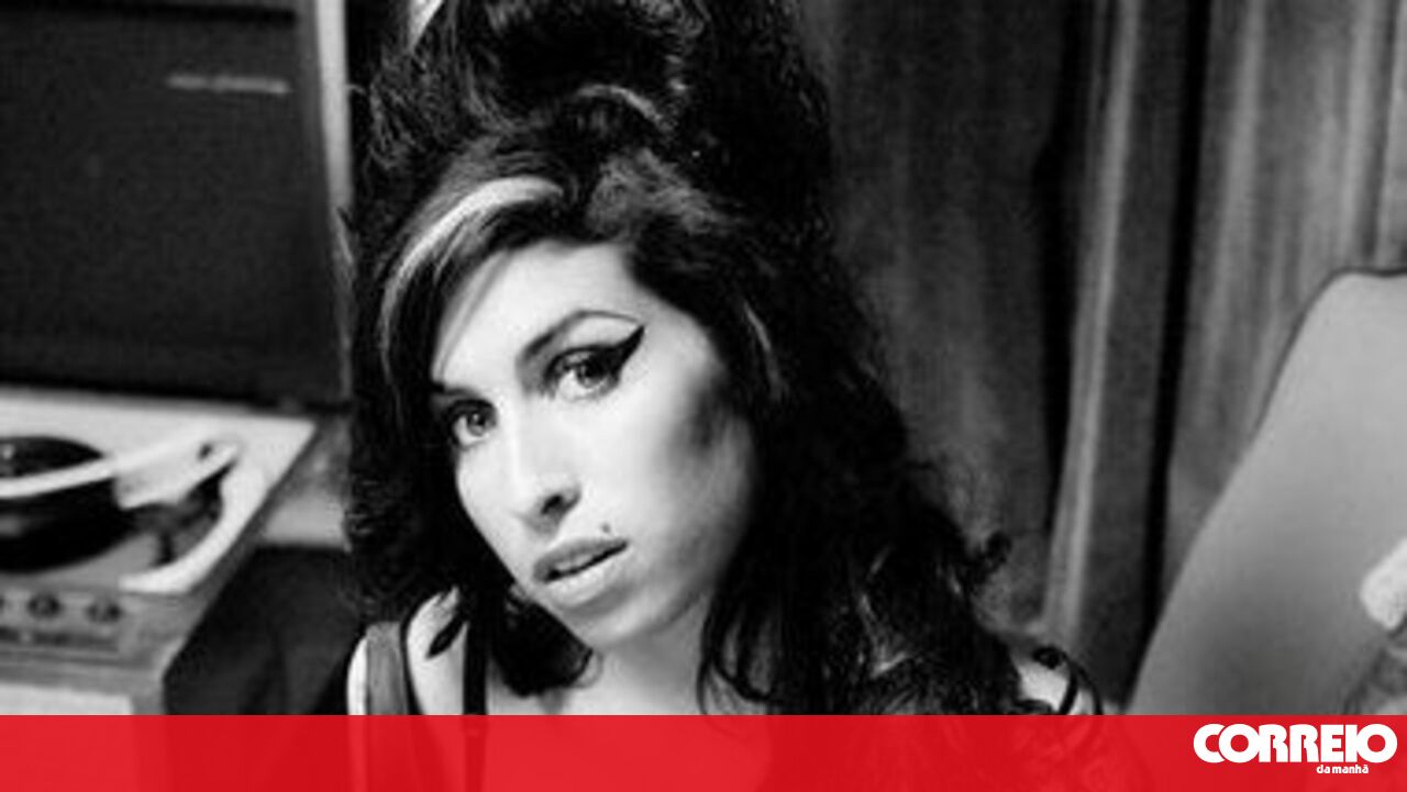 Amy Winehouse morreu "devido à bulimia" - Cultura - Correio da Manhã