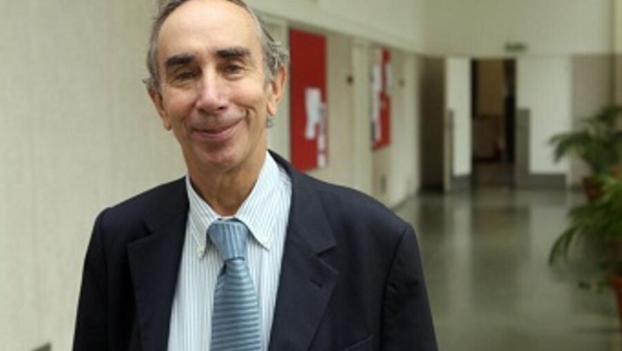 Co-adoção: Jorge Miranda diz que referendo não é inconstitucional ...