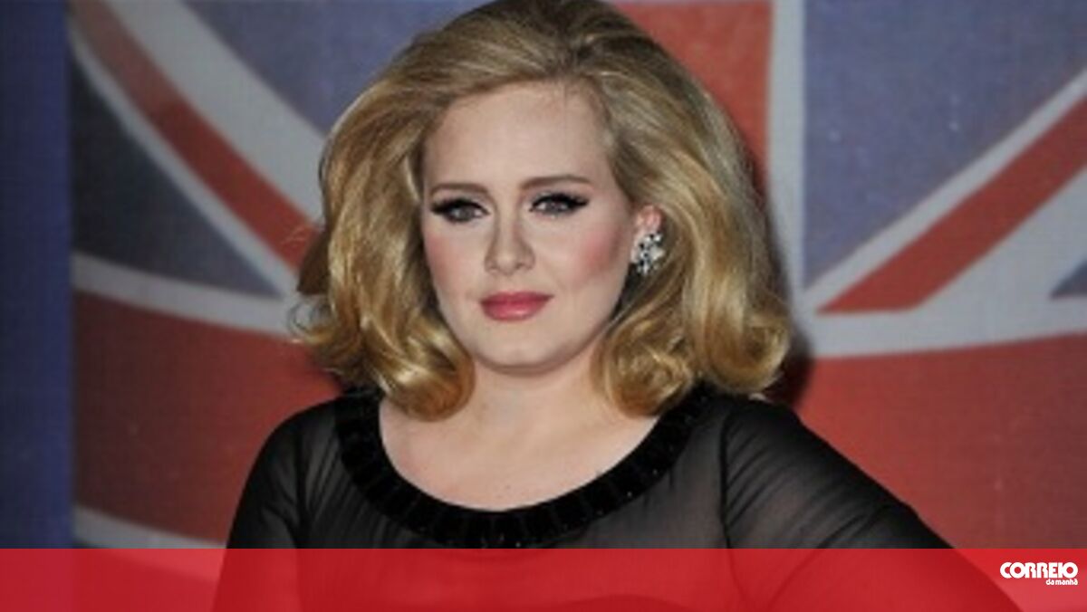Adele faz terapia para curar medo de fotos - Cultura - Correio da Manhã