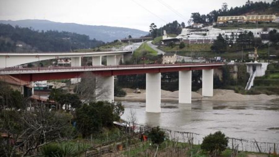IP garante que ponte de Entre-os-Rios é segura - Cm ao Minuto - Correio ...