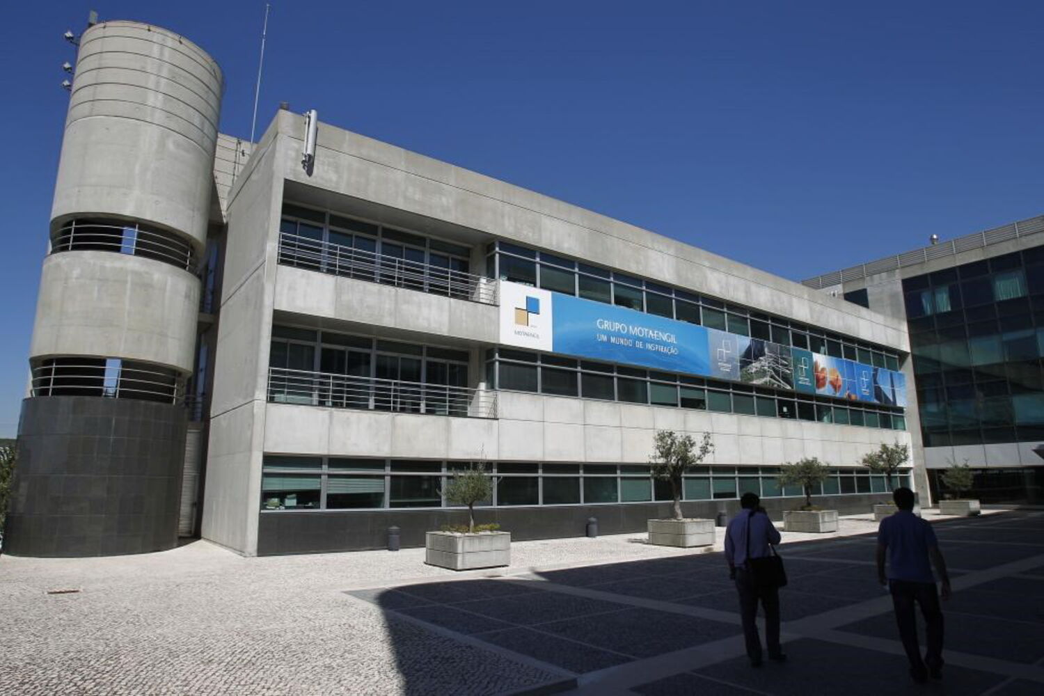 Concorrência multa Mota-Engil em 906,5 mil euros por cartel - Cm ao ...
