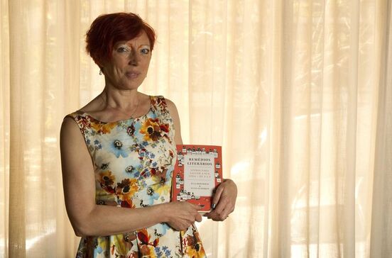 Ella Berthoud: Desde os cinco anos que leio para me sentir melhor ...