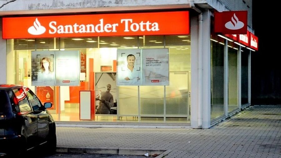 Santander Totta condenado a pagar 104 mil euros a cliente - Economia ...