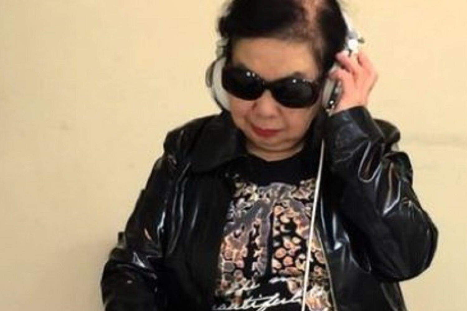 DJ de 82 anos faz furor na baixa de Tóquio - Insólitos - Correio da Manhã