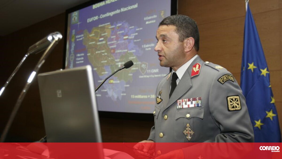 General do Exército critica duramente a saída de Portugal do Kosovo ...