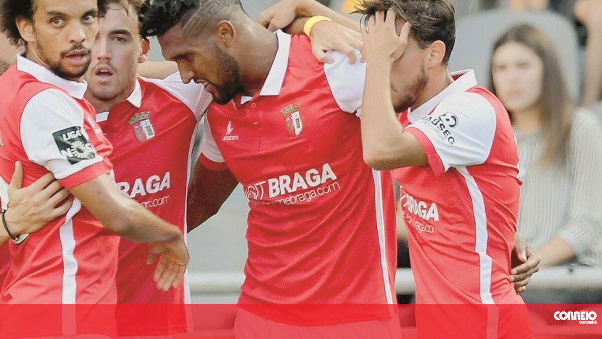 Xadas depena Canarinhos - Futebol - Correio da Manhã