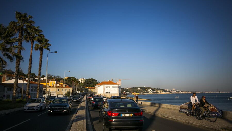 Trabalhos na via condicionam trânsito na Marginal entre Oeiras e Paço ...