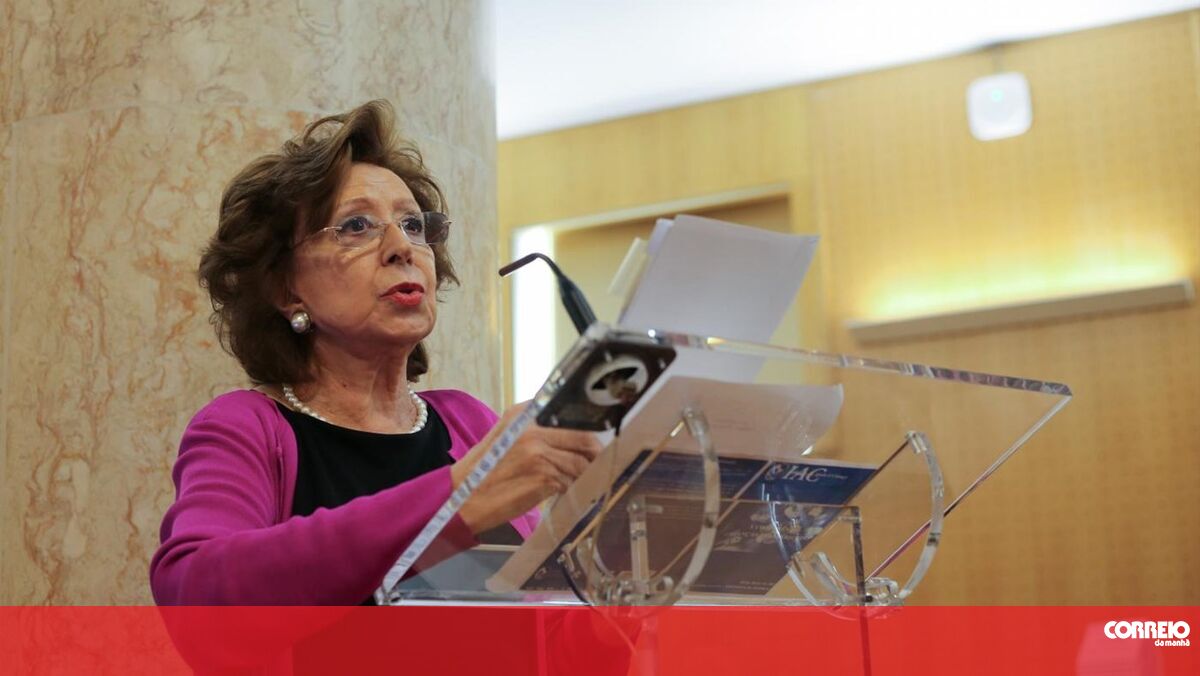 "Só existimos quando existimos para os outros”, diz Manuela Eanes ...