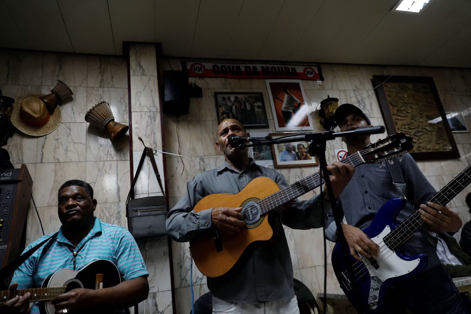 Cova da Moura: Recantos de Cabo Verde em Lisboa - Fotogalerias ...