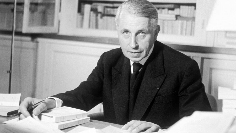 Georges Bataille: deboche e bizarria surrealistas - Domingo - Correio ...