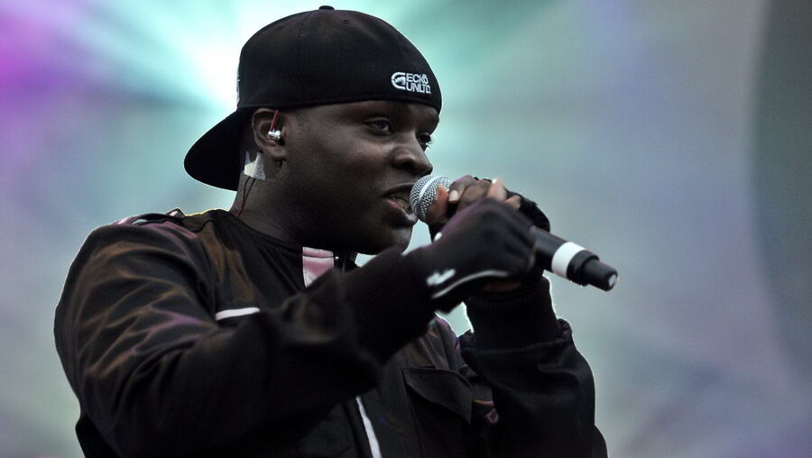 Valete, o rapper de intervenção que chocou o público com um videoclipe ...