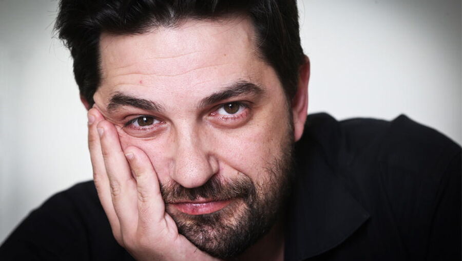 Ator e encenador Tiago Rodrigues vence Prémio Pessoa de 2019 ...