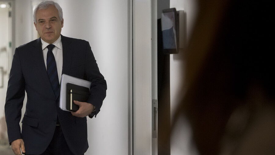 Ângelo Paupério substitui Brito Pereira como 'chairman' da NOS ...