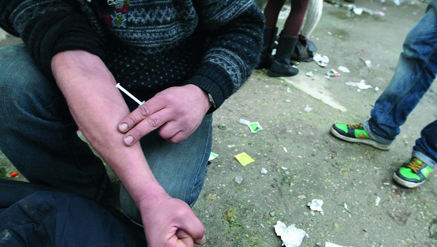 Menos droga, mais cara e com muito maior risco - Portugal - Correio da ...