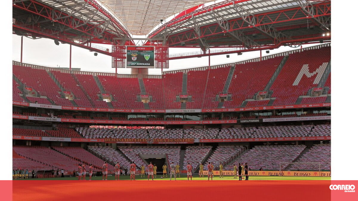 Bancadas dos estádios de futebol com público só em 2021 - Exclusivos ...