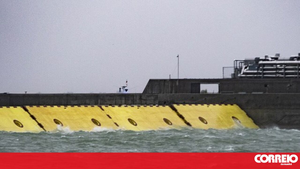 Veneza vive dia "histórico" ao ativar pela primeira vez barragem para ...