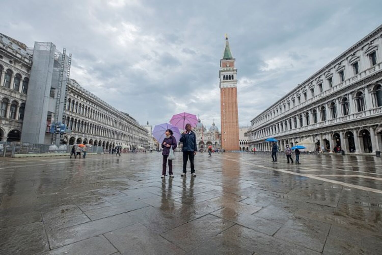 Veneza vive dia "histórico" ao ativar pela primeira vez barragem para ...