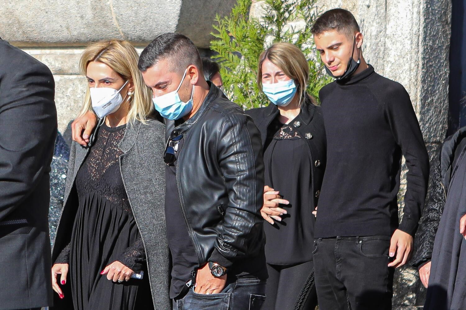 Lágrimas e dor no último adeus a Tony Lemos - Cm ao Minuto - Correio da ...