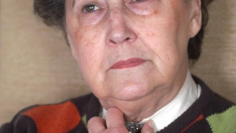 Morreu a escritora e jornalista Helena Marques aos 85 anos - Sociedade ...