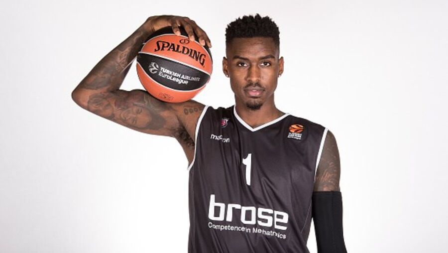 Benfica contrata basquetebolista norte-americano Quincy Miller ...