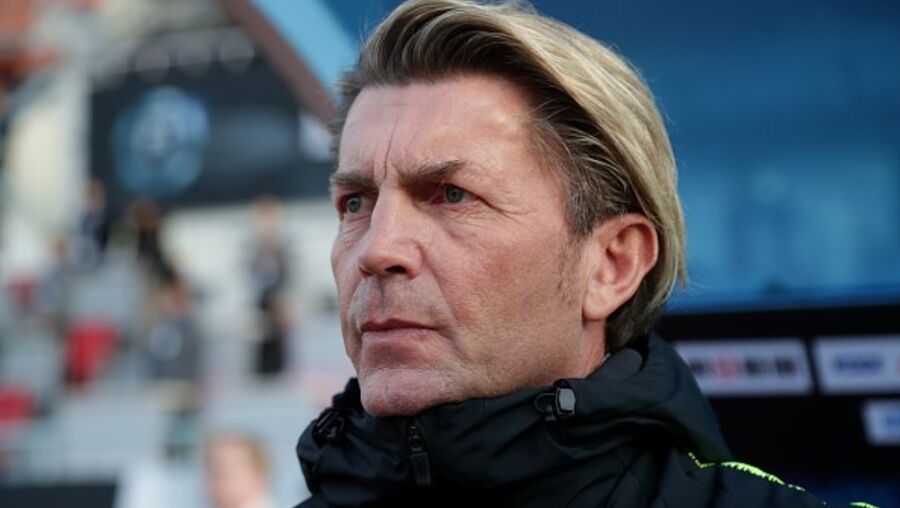 Colin Bell, 'herói' do Manchester City, morre aos 74 anos - Desporto ...