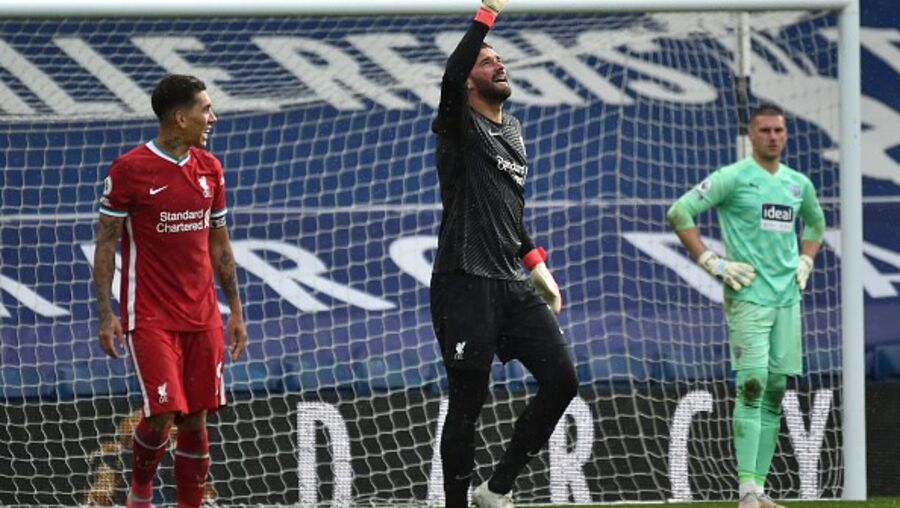 Golo do guarda-redes Alisson nos descontos garante vitória do Liverpool ...