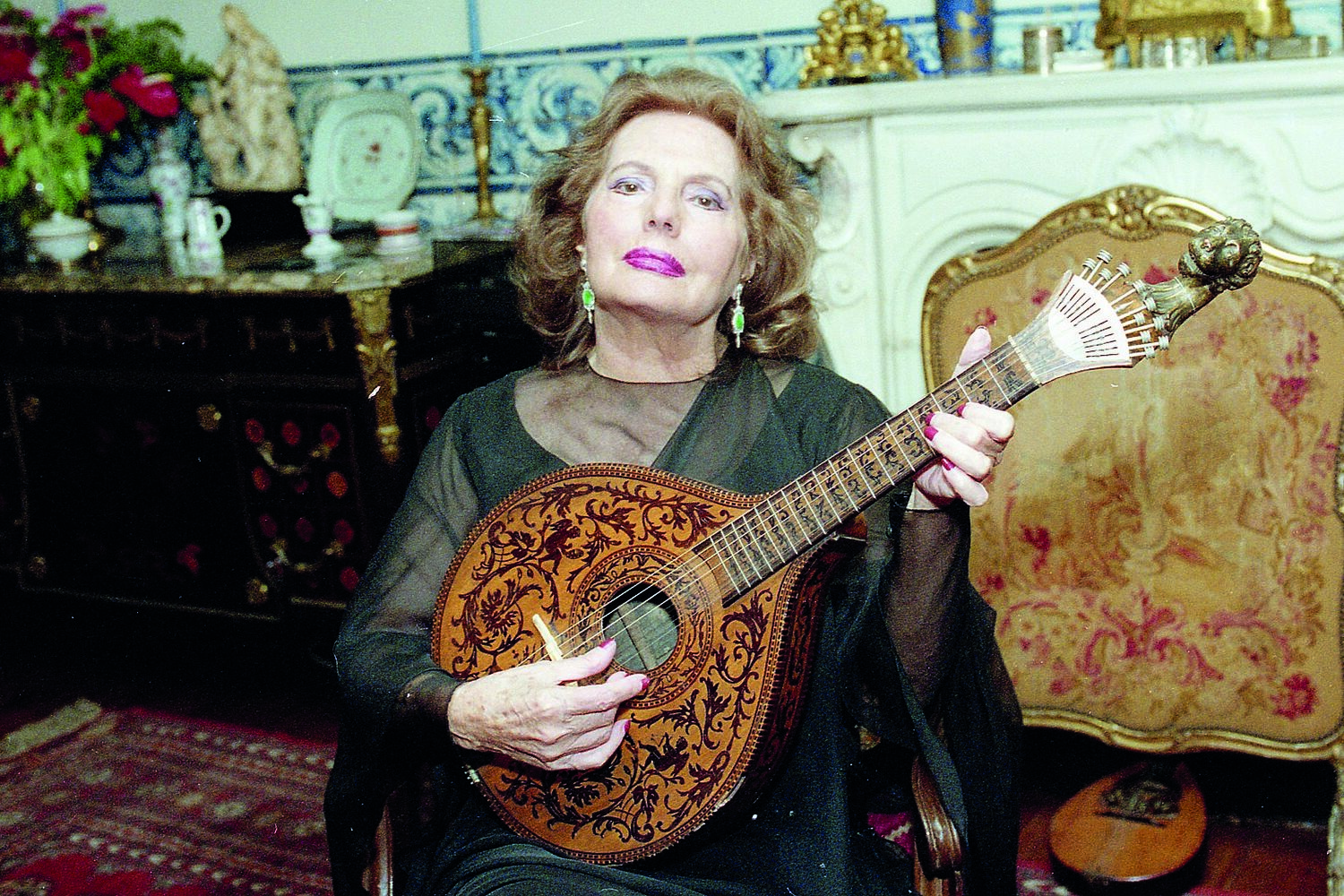 Parlamento recorda a "rainha do fado" Amália Rodrigues nos 25 anos da ...