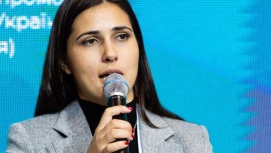 "Salvem o nosso povo": Deputada ucraniana chora em desespero durante entrevista e faz apelo aos ...