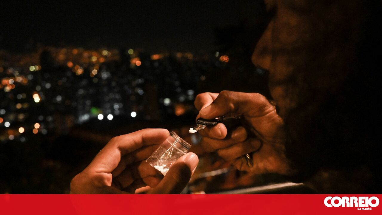 Português preso em Paris por matar homem que trocou cocaína por açúcar ...
