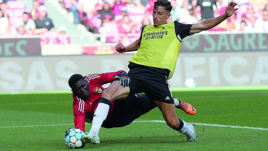 Inscrição de Musa no Benfica à espera da FIFA - Futebol - Correio da Manhã