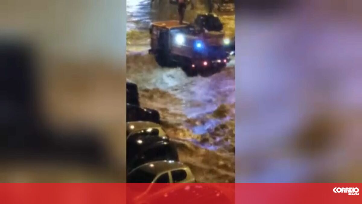 Zona de Algés completamente inundada devido ao mau tempo - Vídeos ...
