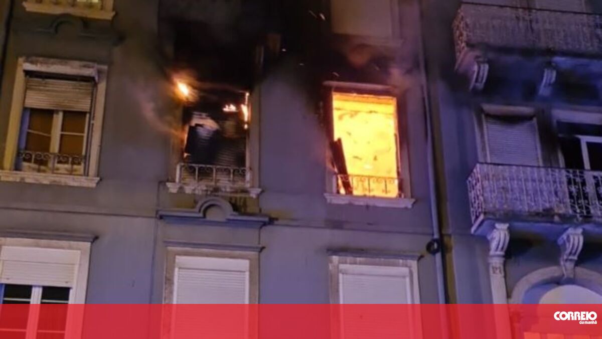 Homem em estado grave em incêndio em prédio no centro de Lisboa ...