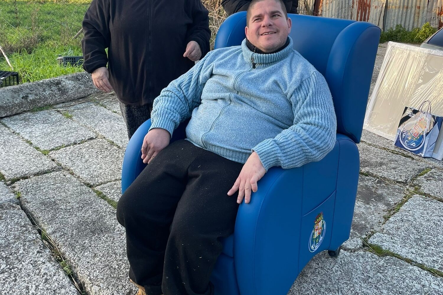 Claque surpreende 'o adepto mais especial do FC Porto', há 34 anos numa ...