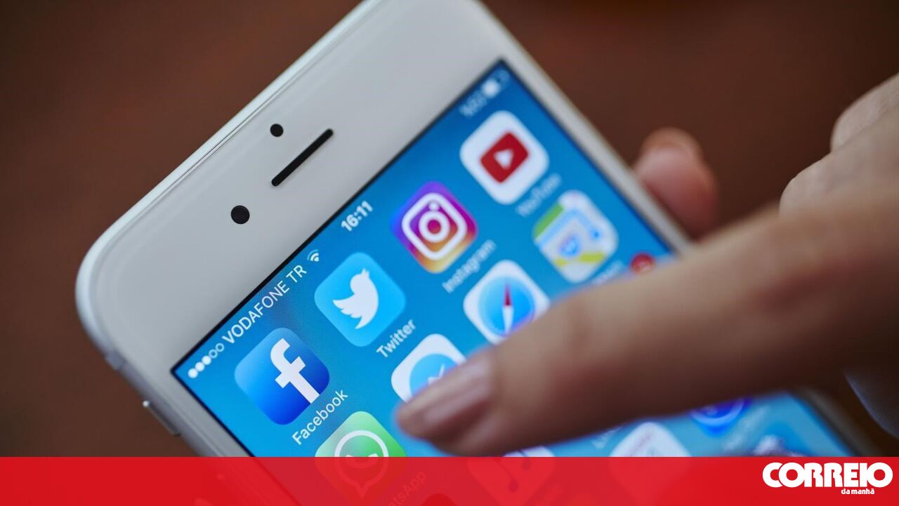 Um milhão em quatro meses com burlas do ‘Olá pai, olá mãe’ - Portugal ...