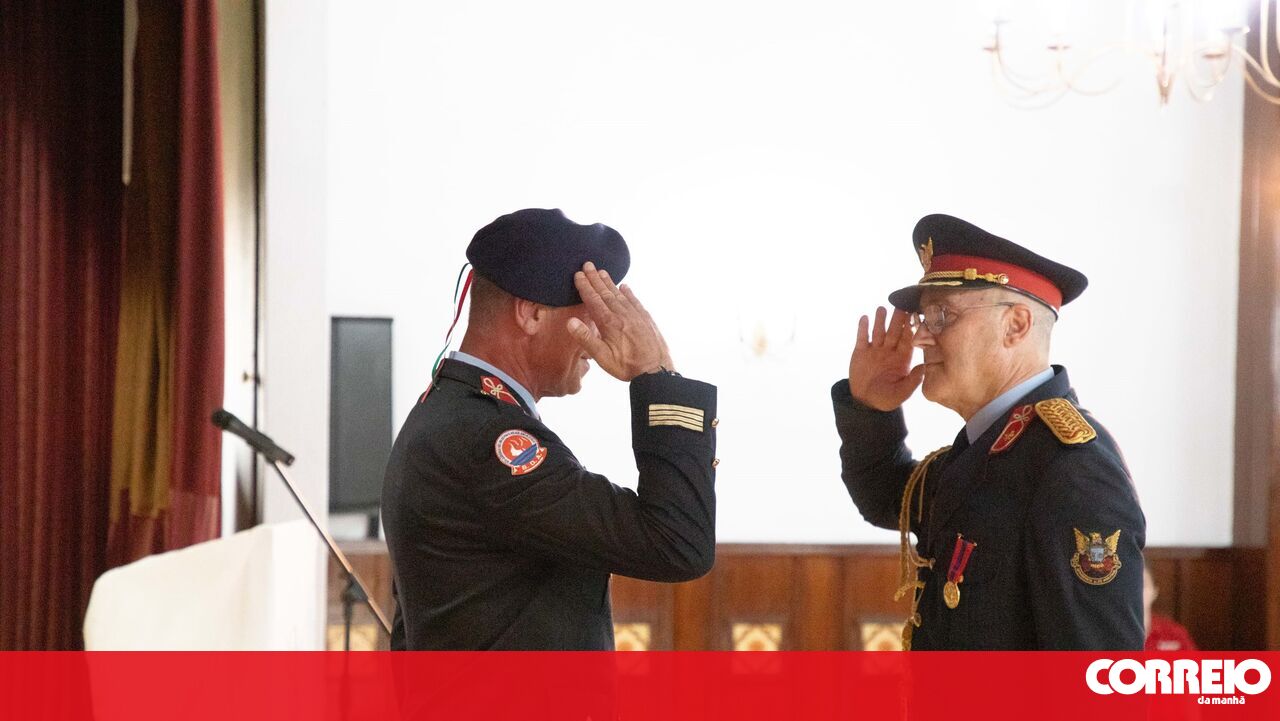 Comandante Joaquim Teixeira agraciado com Medalha de Agradecimento da ...