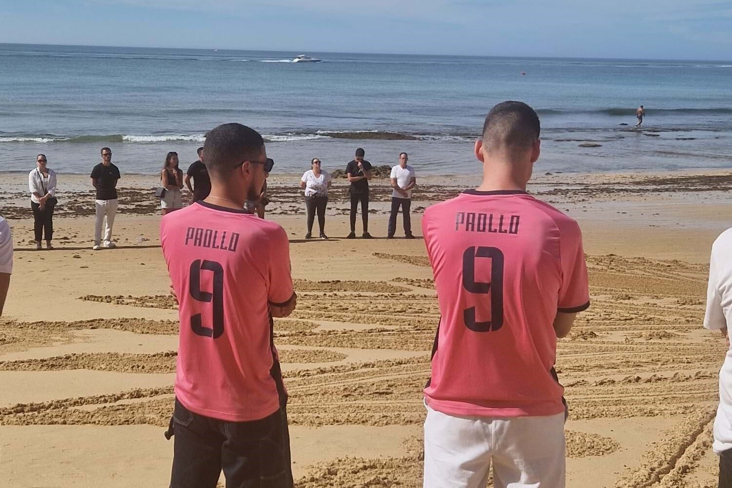 Jogador Paollo Madeira homenageado na praia Maria Luísa - Futebol ...