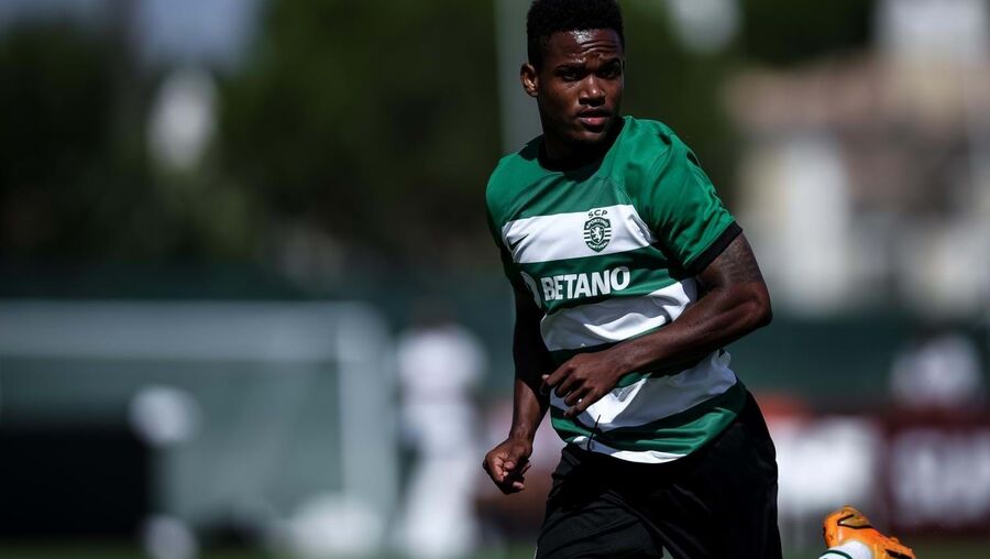 Geny Catamo renova mas Amora bate o pé - Futebol - Correio da Manhã