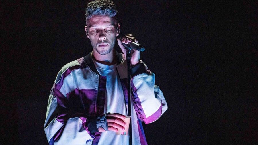 Novo álbum de Slow J tem estreia em grande e bate recordes - Cultura ...