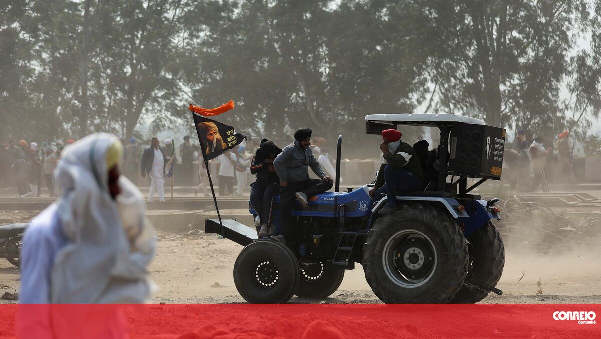 Agricultores indianos rejeitam apoios do Governo e retomam marcha para ...
