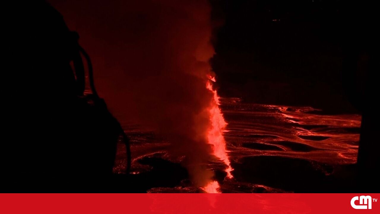 Imagens aéreas mostram mar de lava durante erupção de vulcão na ...