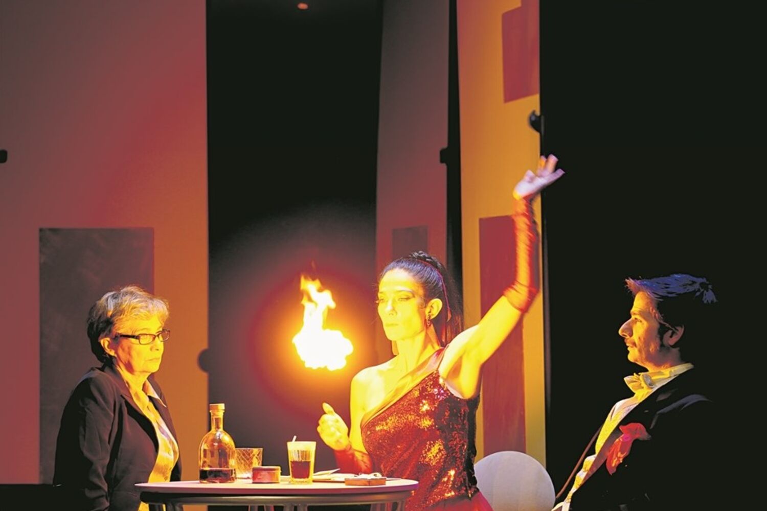 Três personagens à procura da felicidade - Cultura - Correio da Manhã