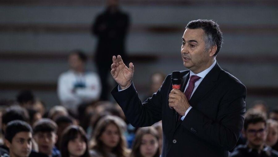 Docentes veem Governo com vontade de resolver problemas e exigem ...