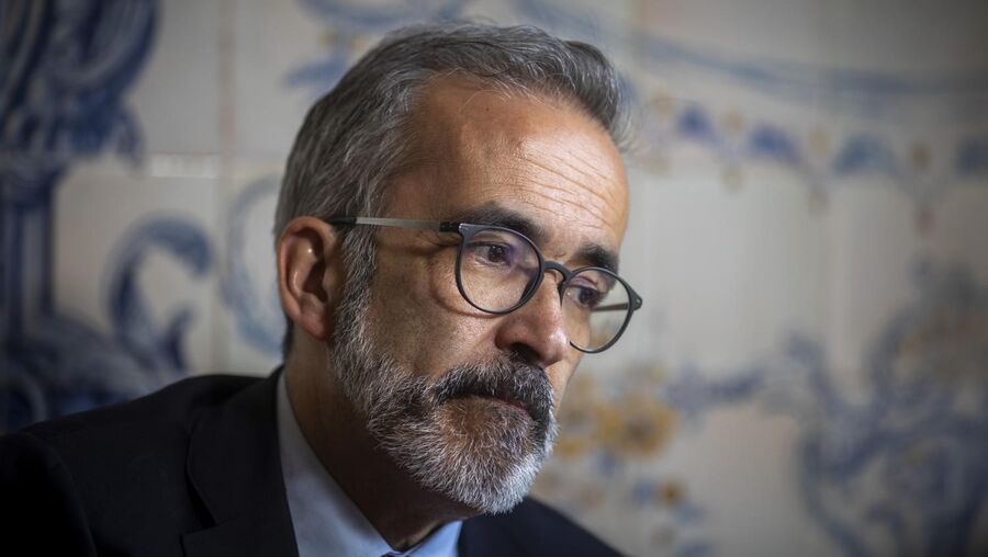 Paulo Rangel pede a eleitores da classe média que deem "cartão vermelho ...